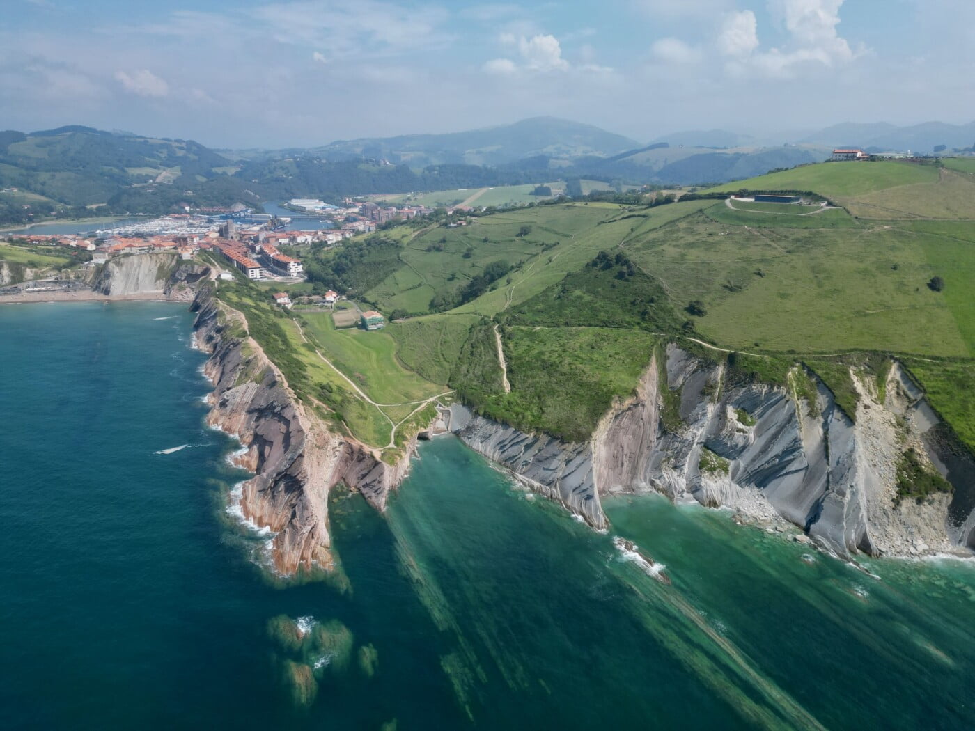 Une randonnée de Zumaia à Deba à la découverte du flysch - Paysbasque.net