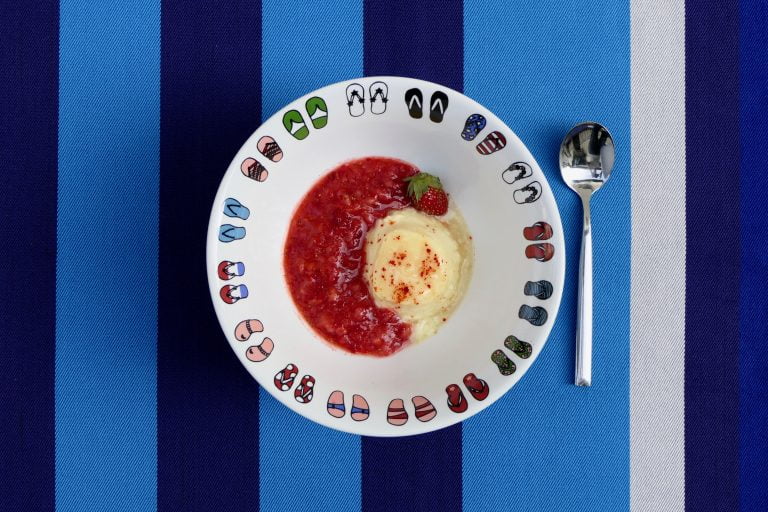 Recette du flan basque avec une écrasée de fraises du jardin au piment ...