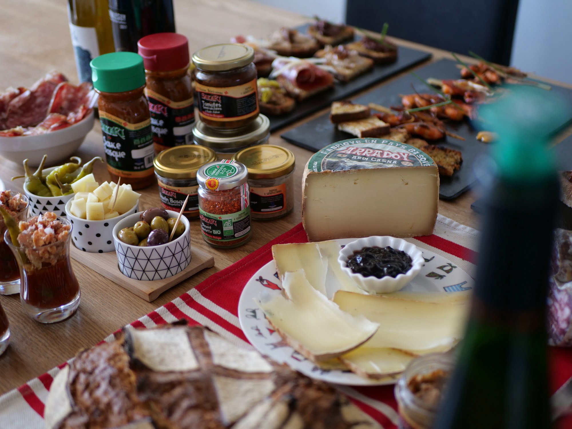 Un apéro avec les produits Petricorena - Paysbasque.net