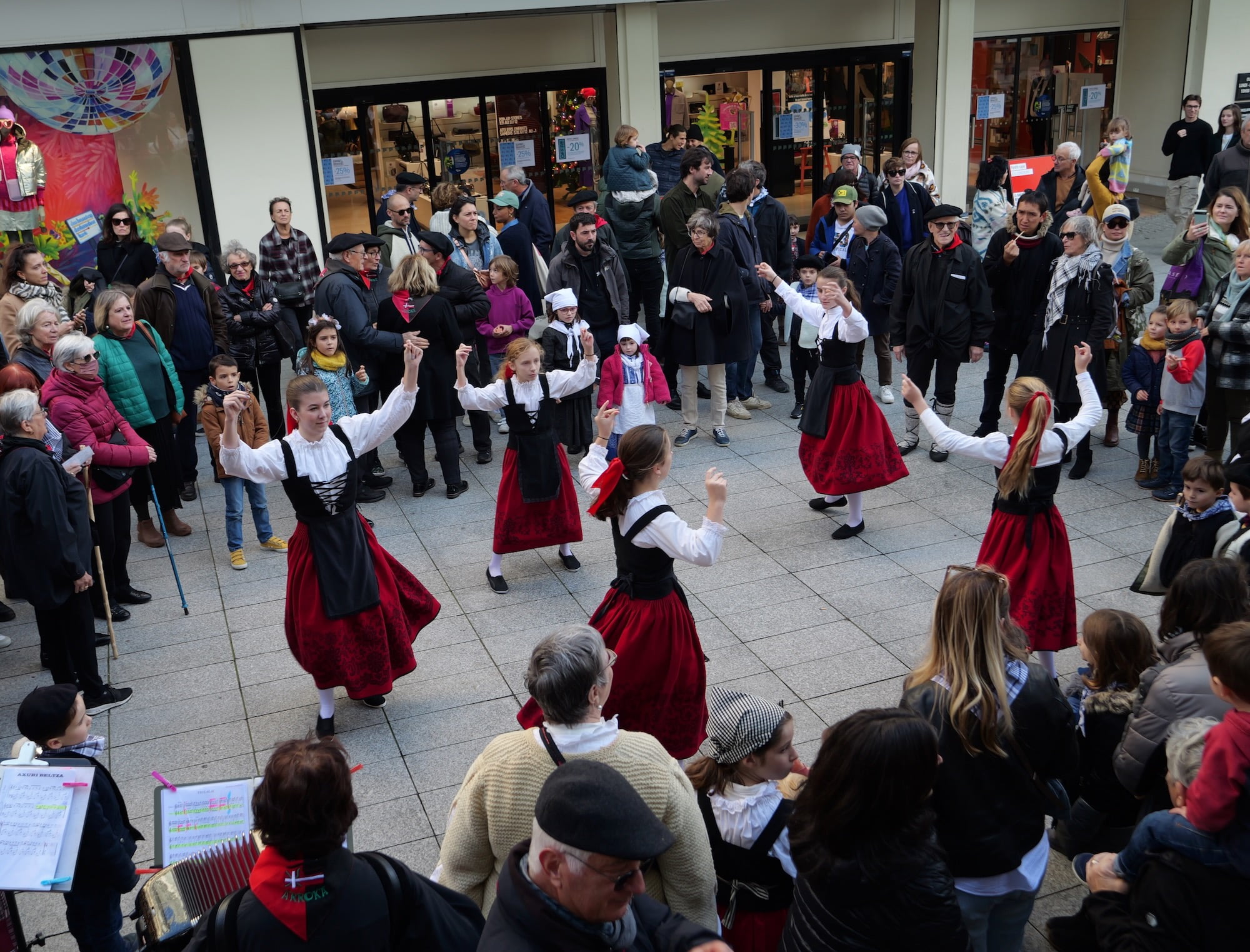 Olentzero, ce n’est pas le Père Noël basque - Paysbasque.net