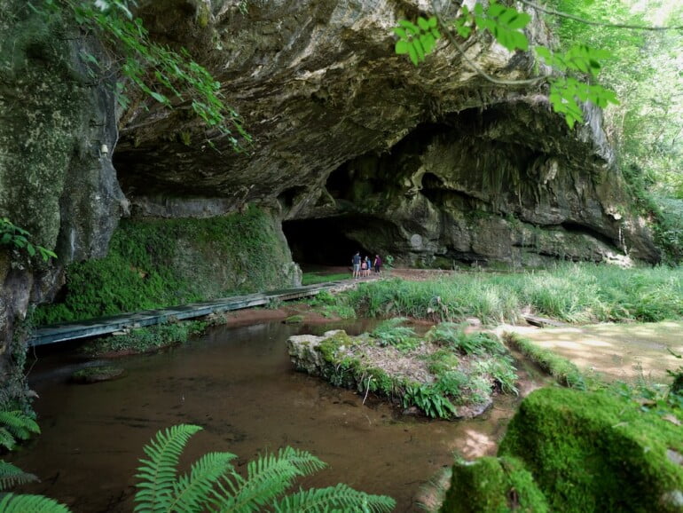 Une journée autour des grottes de Sare - Paysbasque.net